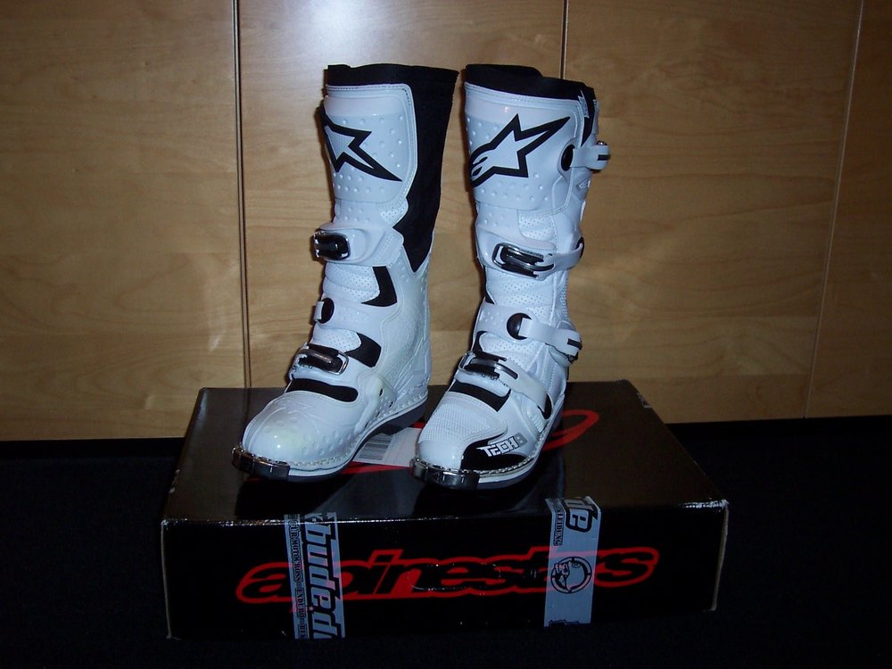 Alpinestars Tech 8 RS weiss +++neu+++ - Biete - Powerwheelie Supermoto ...